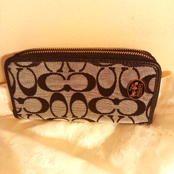 Coach | Bags | Coach Gray And Black Canvas Accordion Wallet Double ...